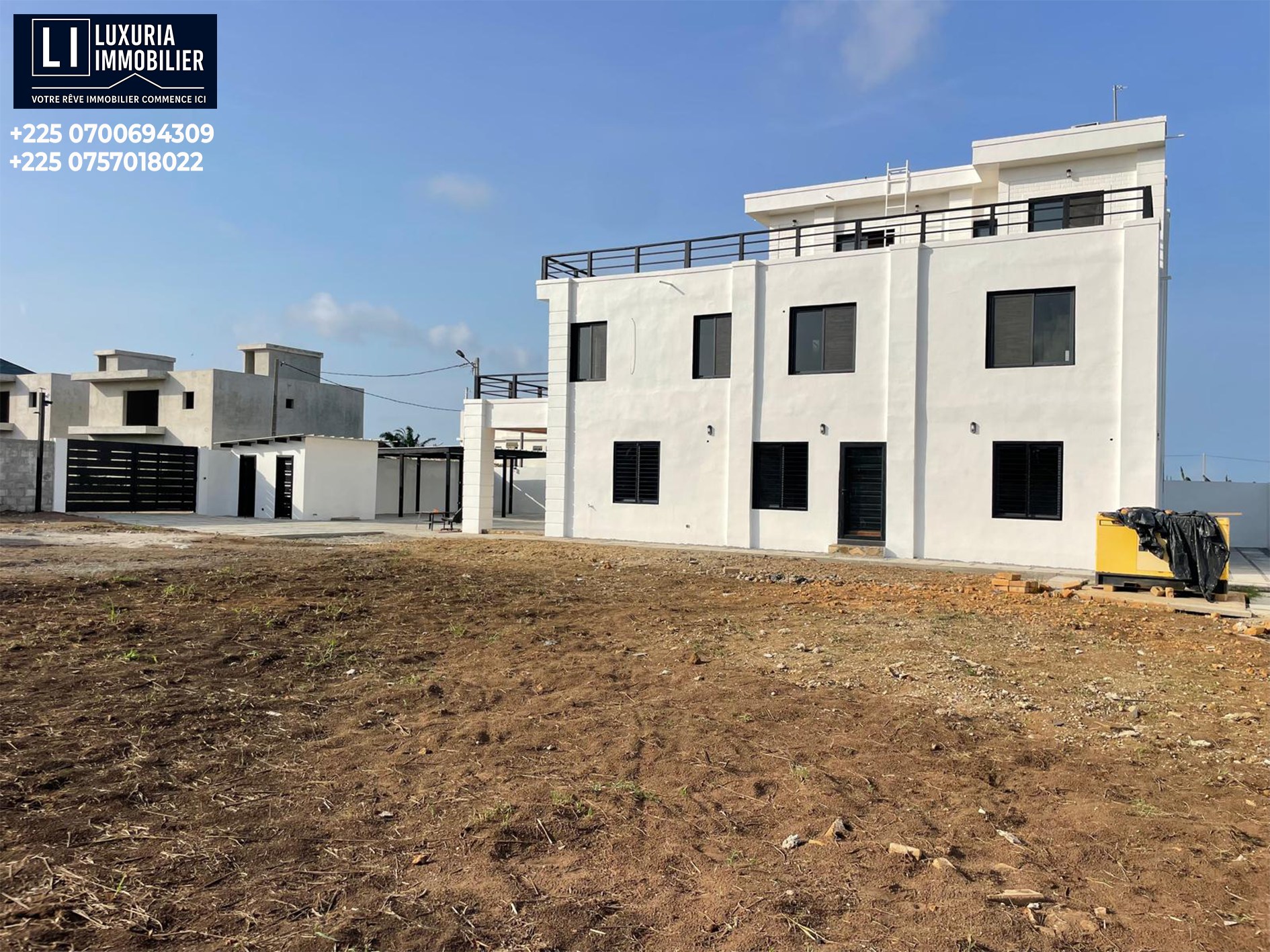 VILLA DUPLEX 10 PIÈCES À BINGERVILLE ANAN - Luxuria Immobilier